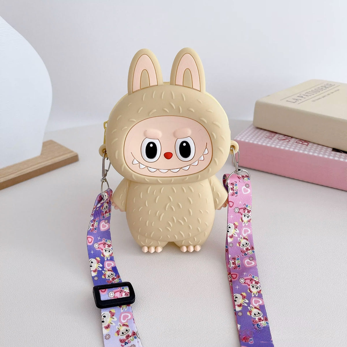 Bolsito Labubu café – Excálibur Costa Rica